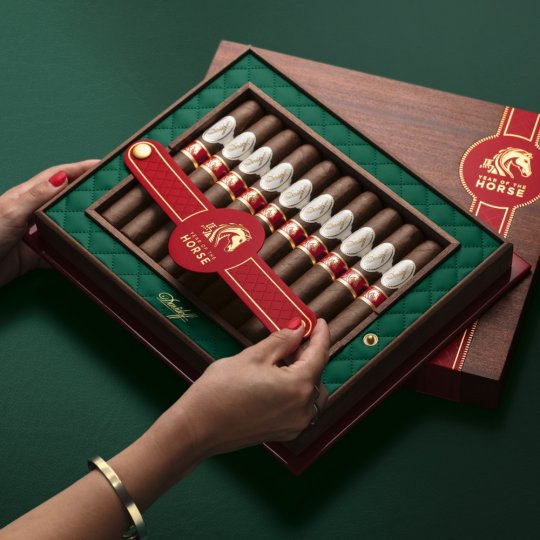 Trabucuri Davidoff Year of the Horse Limited Edition 2026 Toro Especial 10